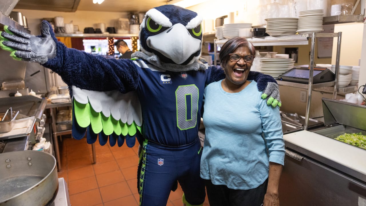 PHOTOS: Seahawks Takeover Pam's Kitchen As Part Of Women's History Month