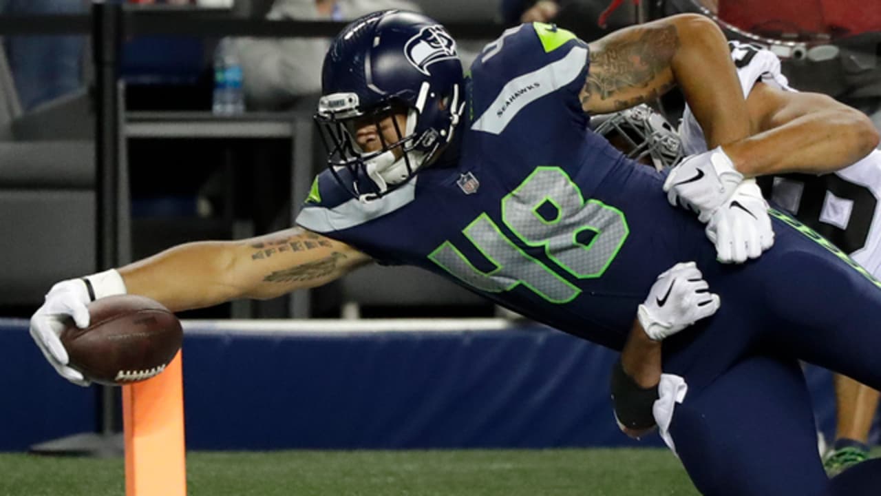 Kyle Carter Reaches For End Zone For 10-Yard Touchdown