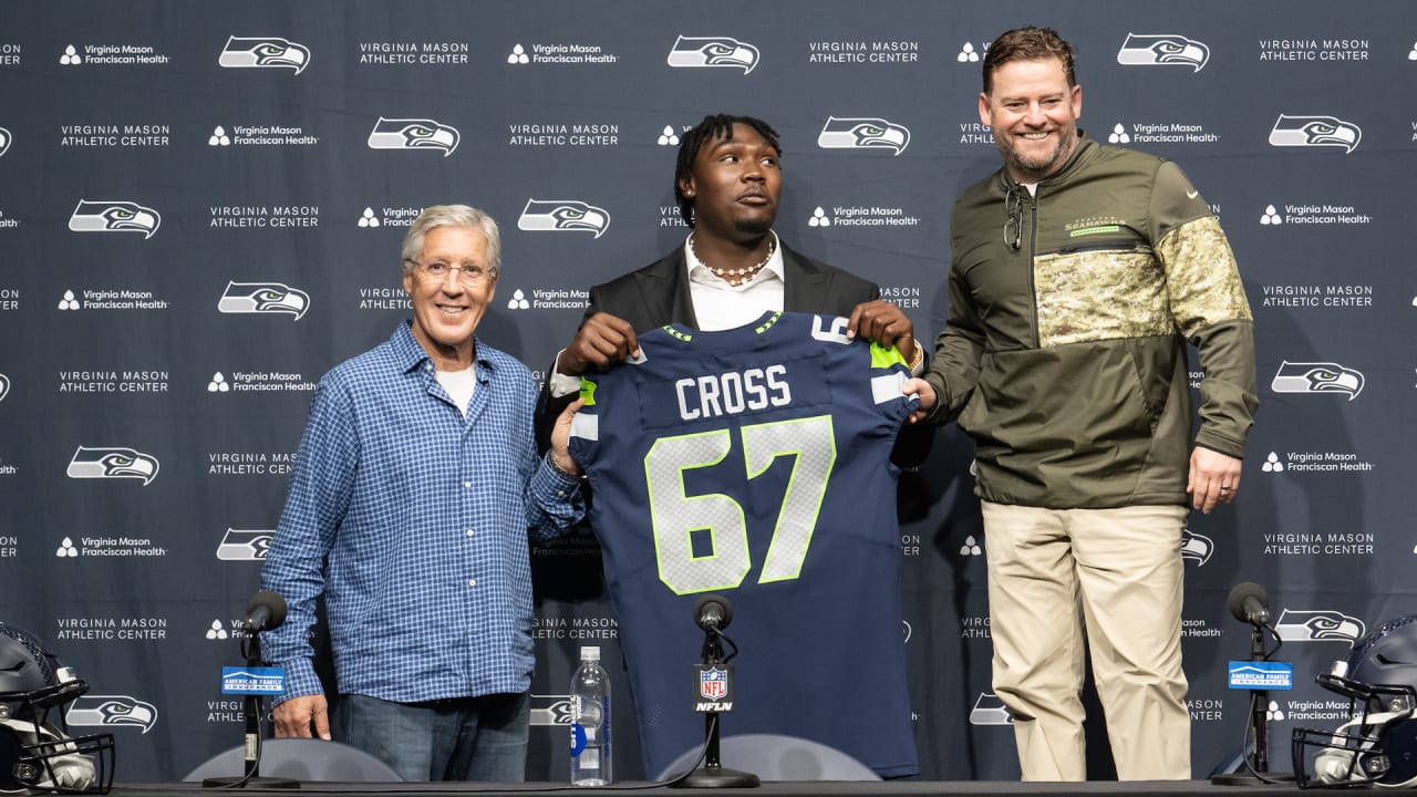 PHOTOS: Charles Cross During Seahawks Offseason