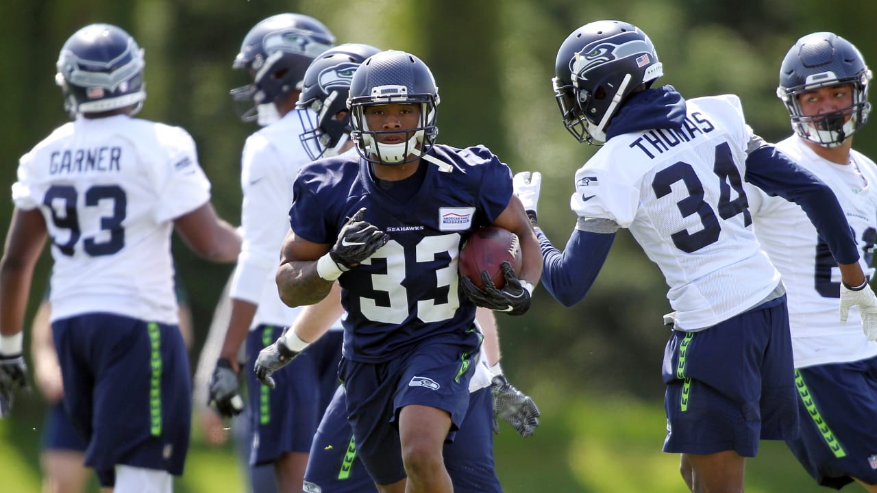 Seahawks Sign RB Marcelias Sutton, Waive/Injured RB Adam Choice