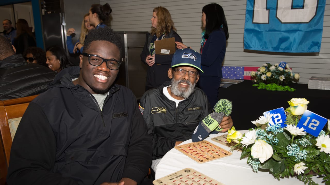 Seahawks Visit Seattle Veterans Hospital
