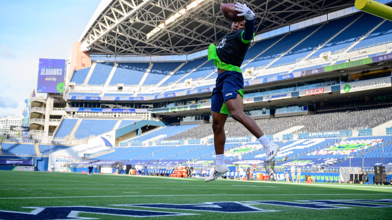 Best Photos From Seahawks-Patriots Pregame Warmups