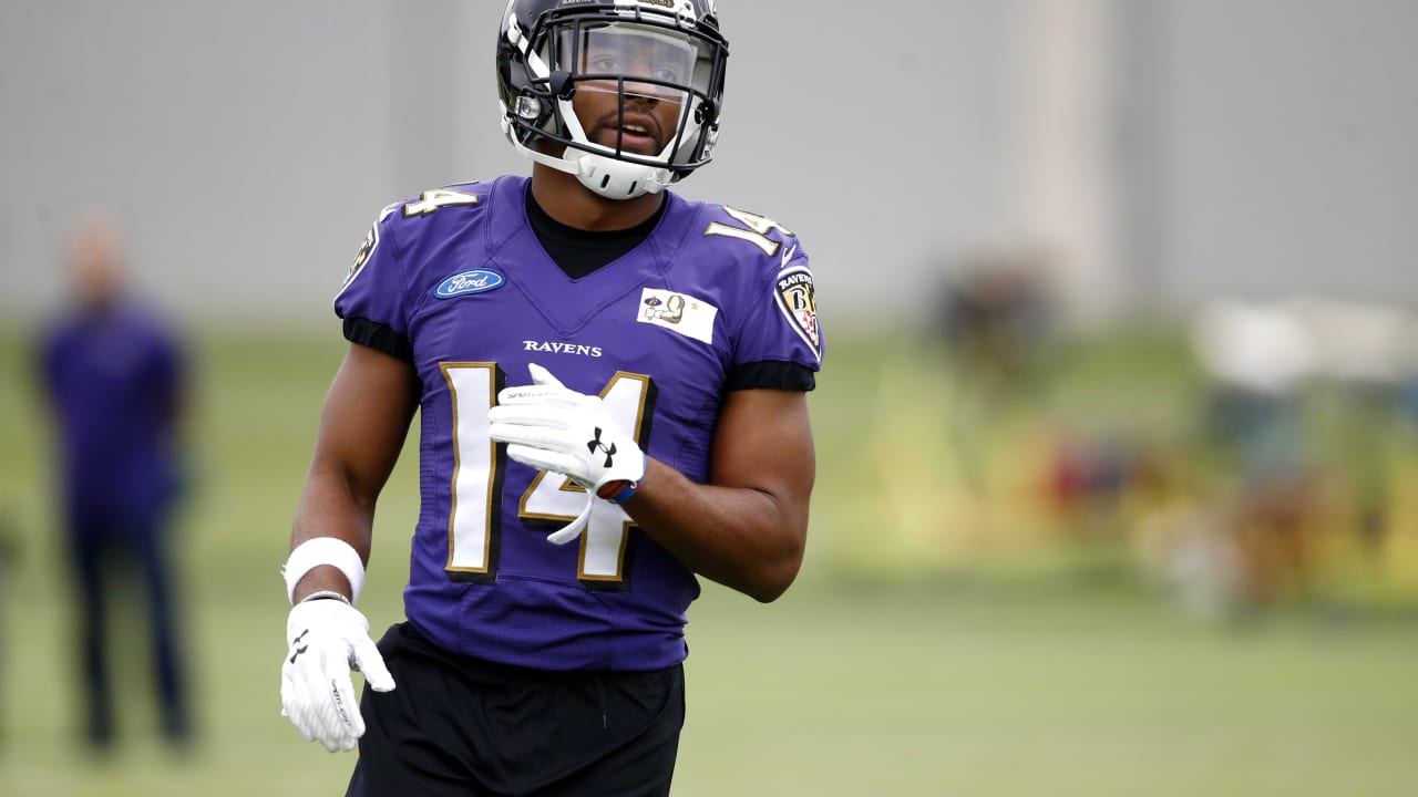 Seahawks Sign WR Keenan Reynolds And LB Dadi Nicolas