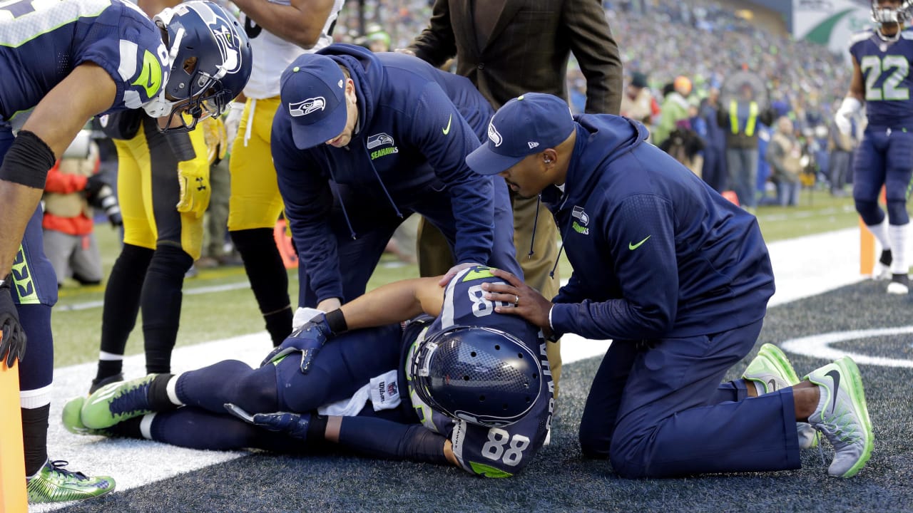 Seattle Seahawks Tight End Jimmy Graham Suffers Torn Patellar Tendon ...