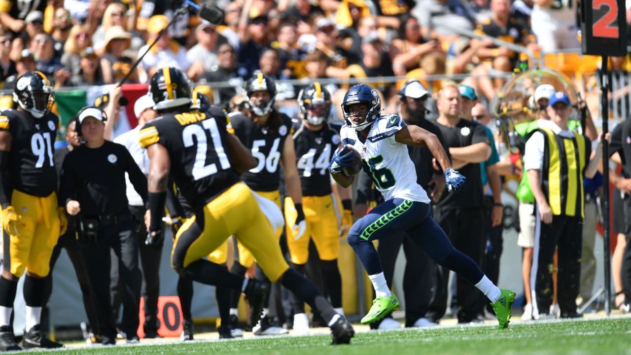 2019 Week 2: Tyler Lockett Slips Tackle For 22-Yard Catch And Run