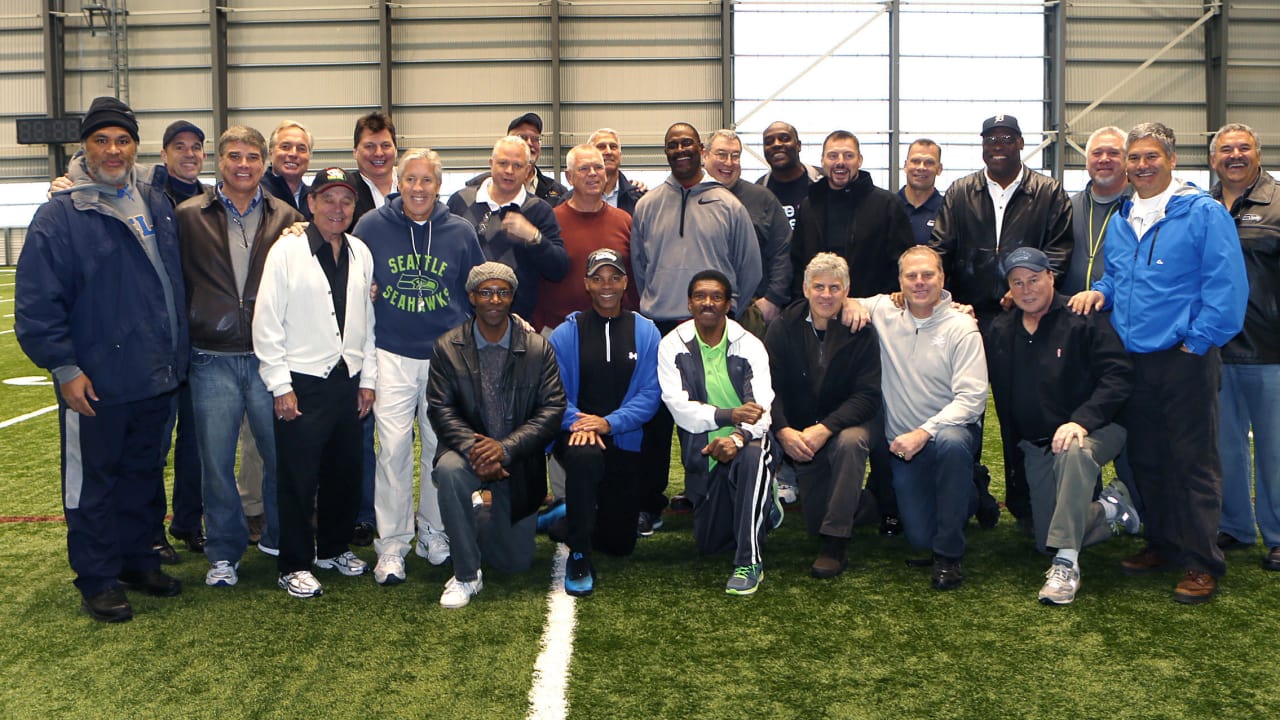 Photos - 1983 Seahawks visit VMAC