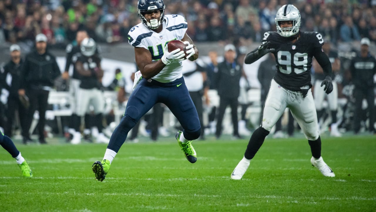 Seahawks Sign Nine Players To Future Contracts