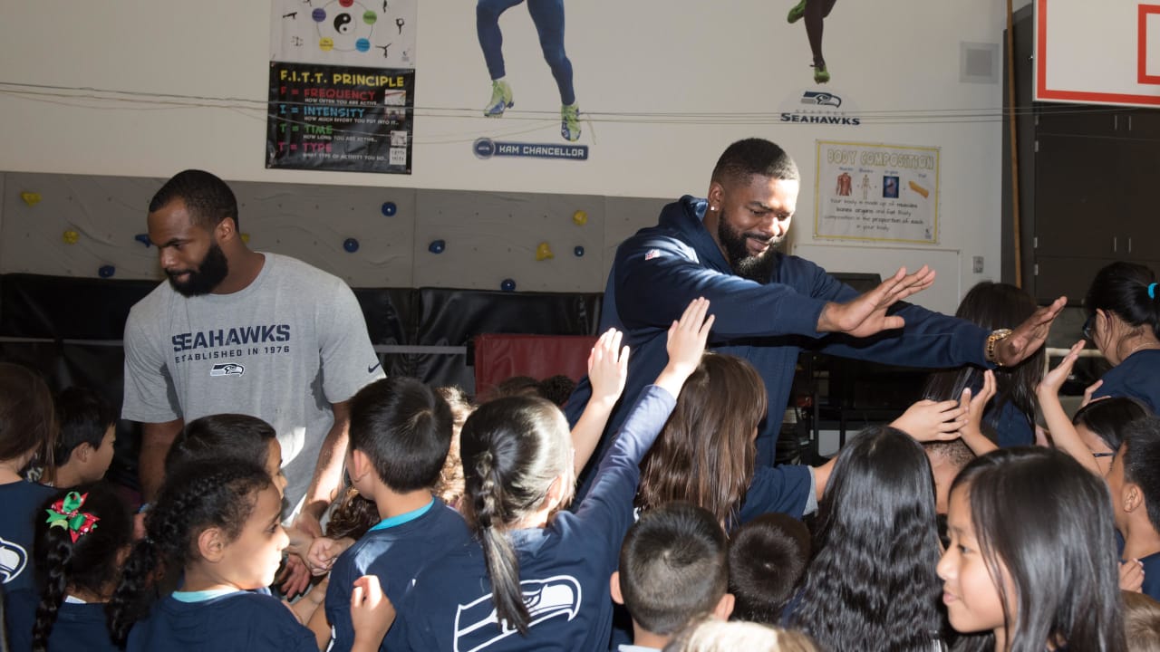 Seahawks Play 60 at Dearborn Park International School
