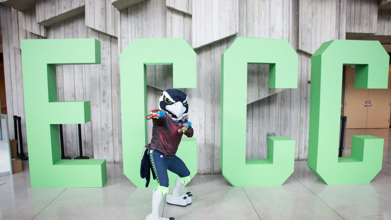 Blitz The Seahawk Cosplays As Star-Lord At Emerald City Comic Con