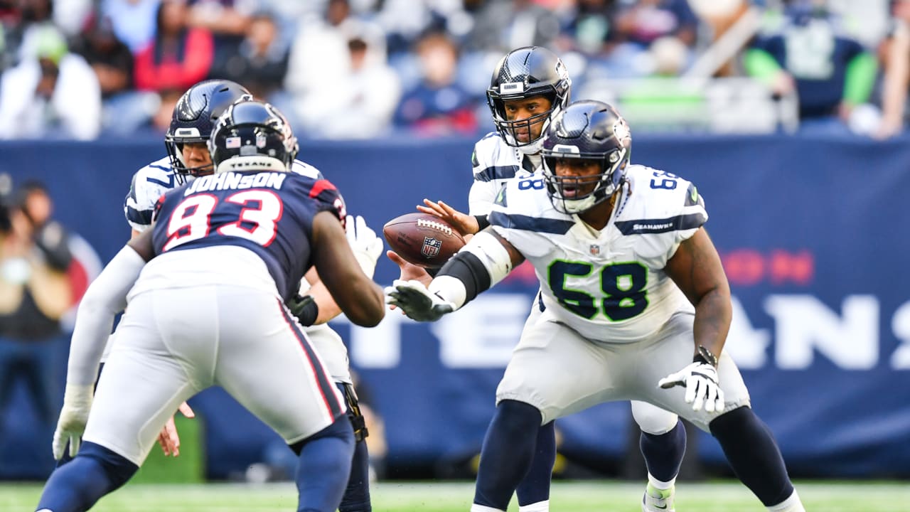 Seahawks Place G Damien Lewis On COVID-19 List