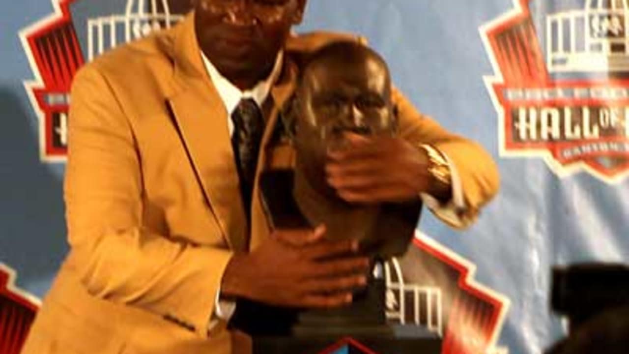 Cortez: Hall of Fame bust