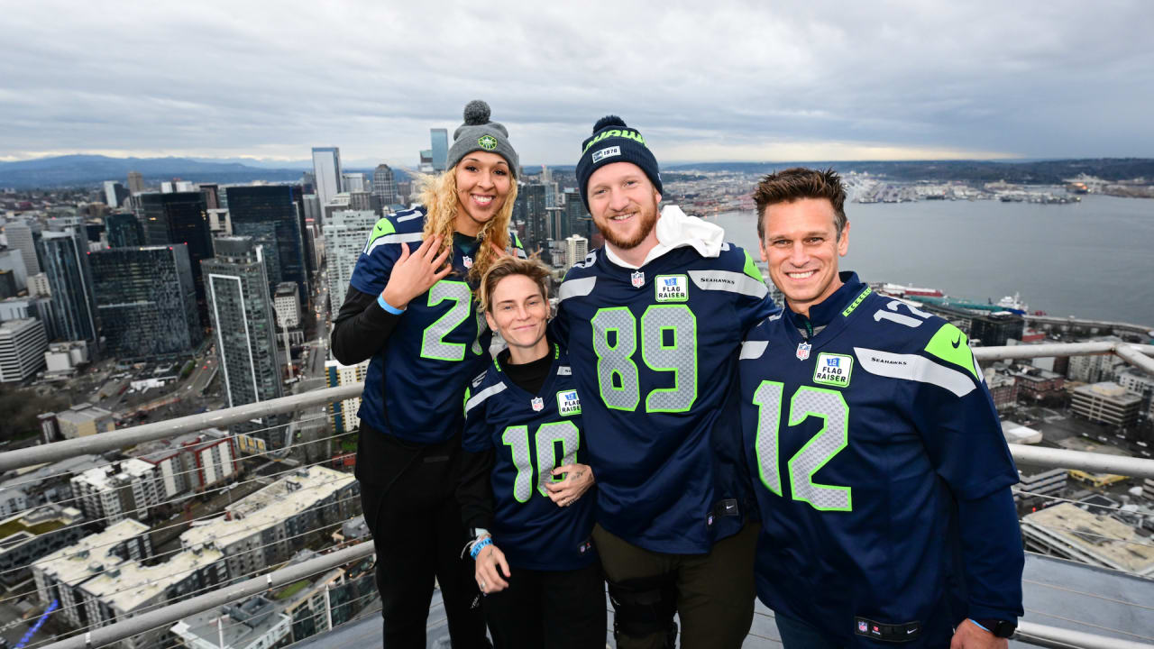 PHOTOS: Seattle Goes All Out For Special Blue Friday In Advance Of Wild ...