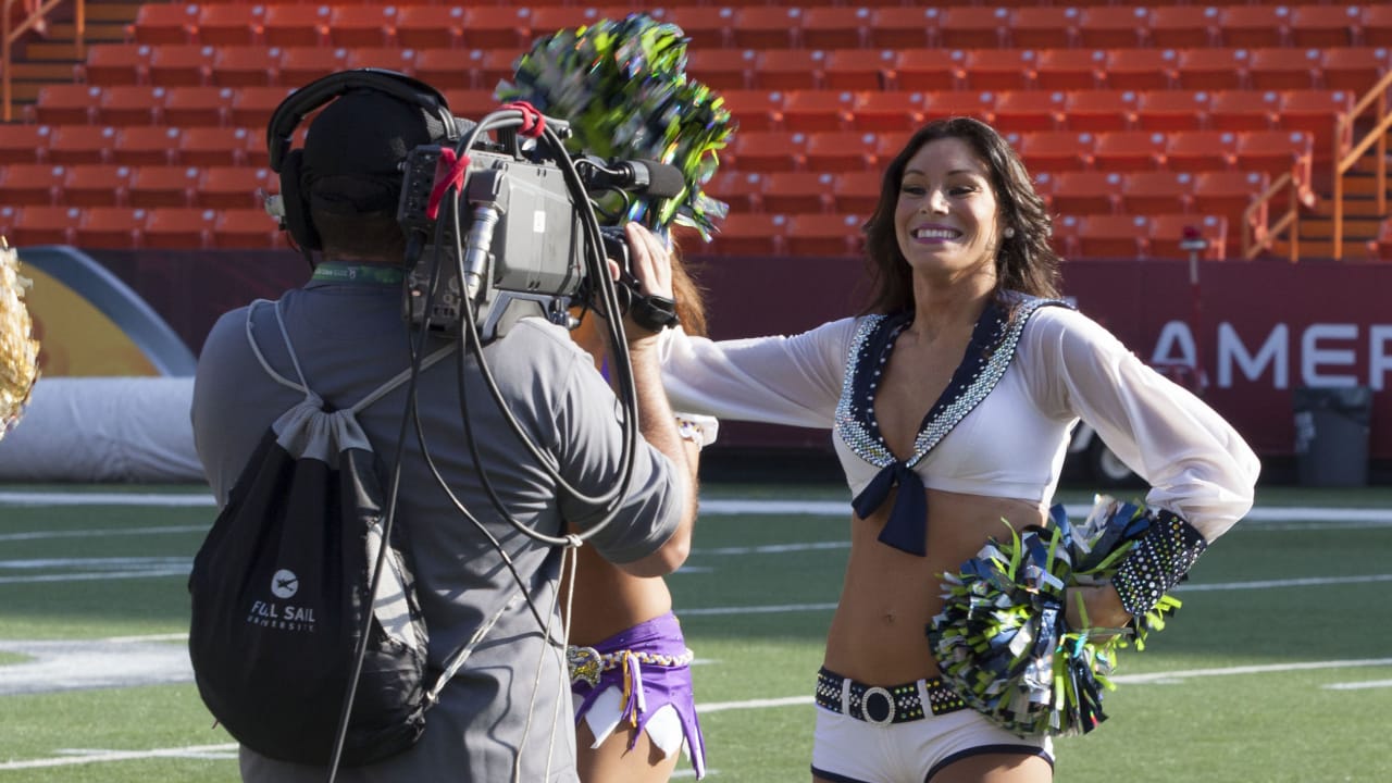 Heidi at the Pro Bowl Photos