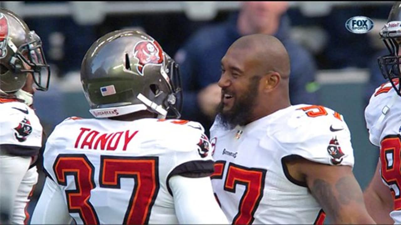 Keith Tandy intercepts Russell Wilson