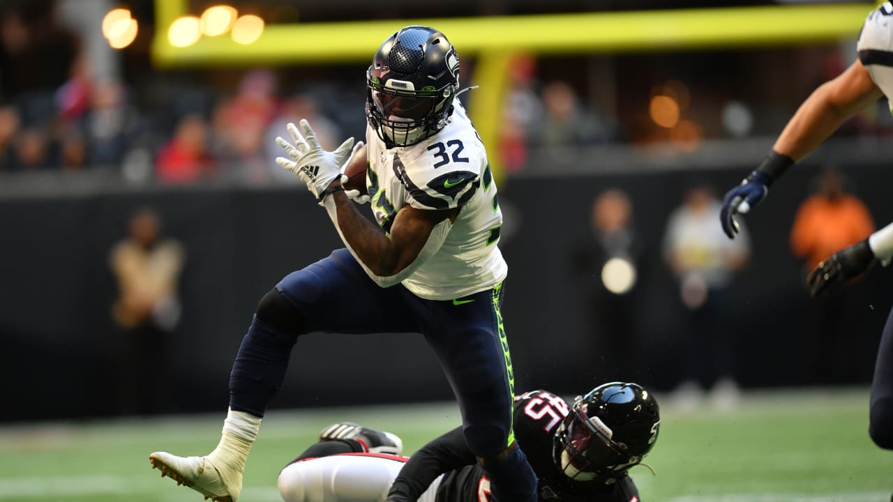 2019 Week 8: Chris Carson Refuses To Go Down On Powerful 19-Yard Run