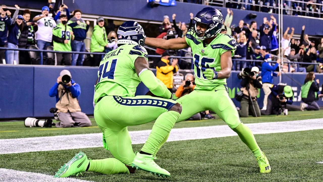 Seahawks 2022 Position-By-Position Offseason Primer: Receiver