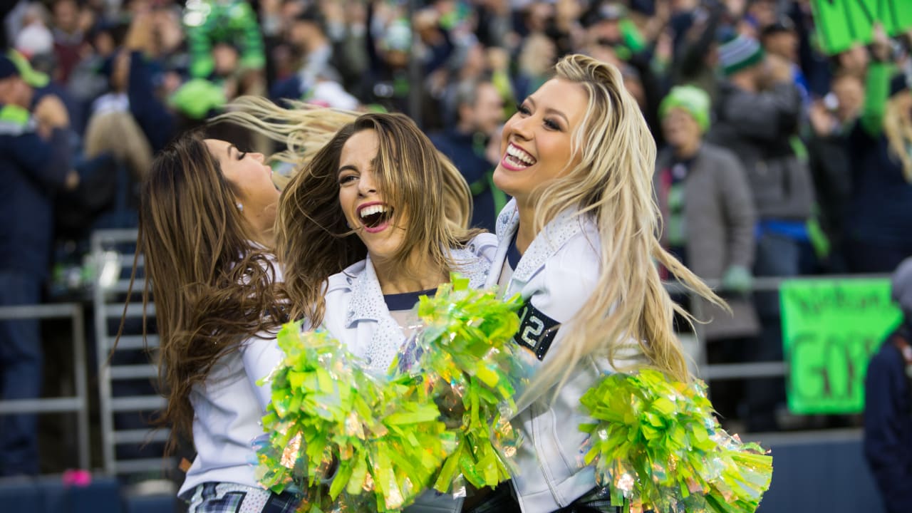 2019 Week 9: Seahawks Dancers vs Buccaneers