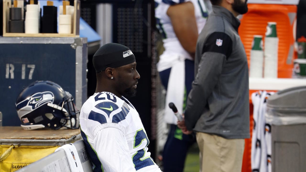 Seahawks Cornerback Jeremy Lane Sits Down During National Anthem