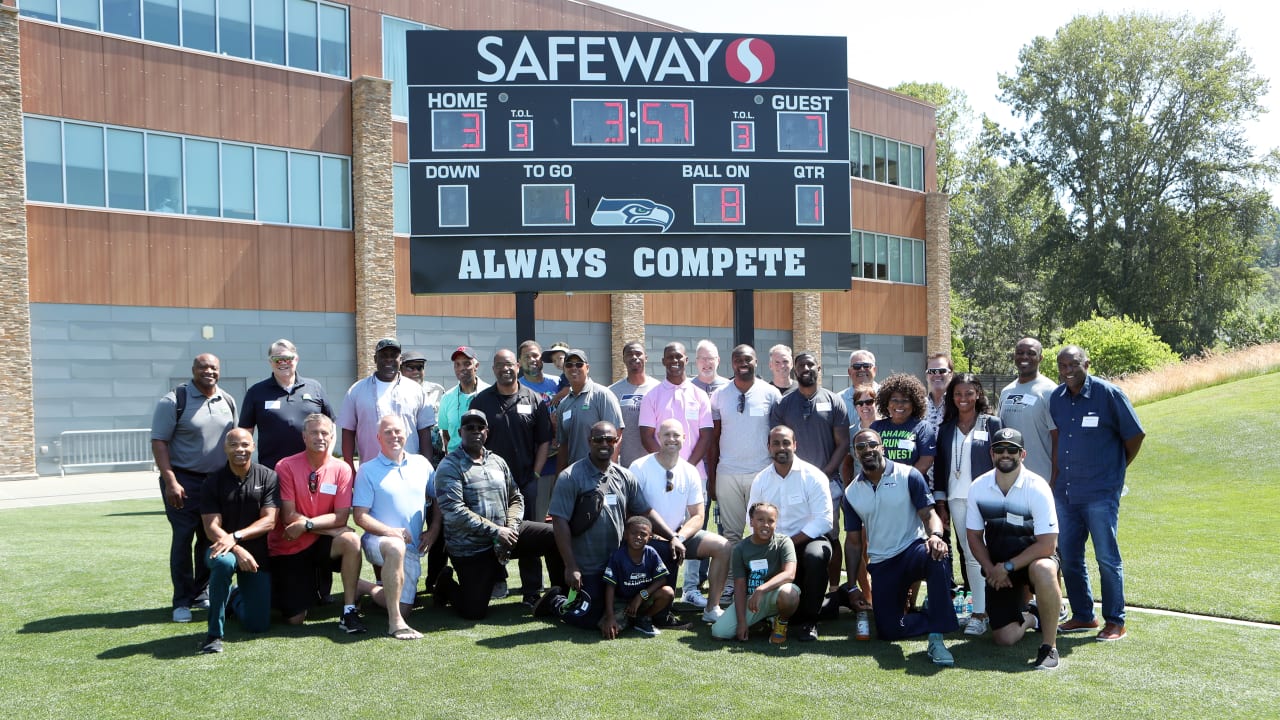 Seahawks Host NFL Legends Spring Event
