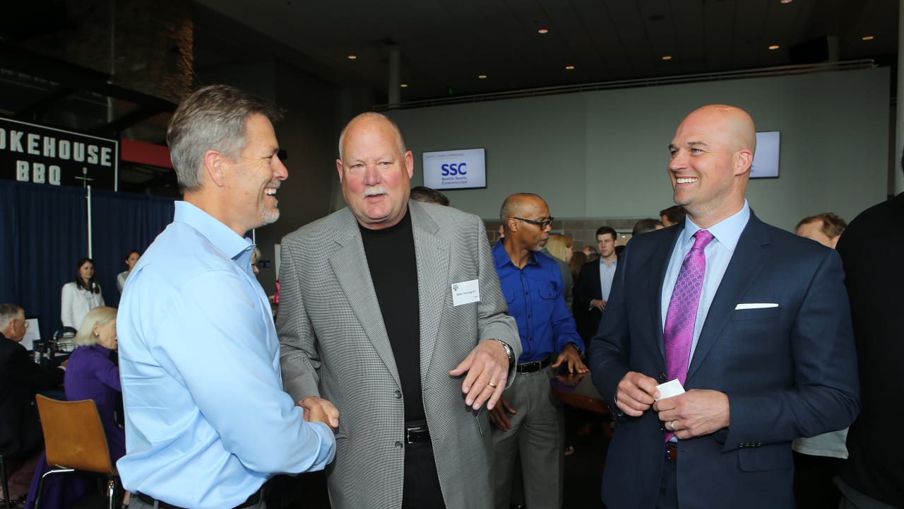Matt Hasselbeck, Mike Holmgren & John Nordstrom Inducted Into Pacific ...