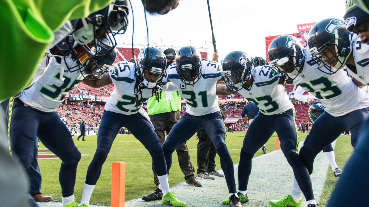 PHOTOS: Seahawks Uniform Combos | White/College Navy