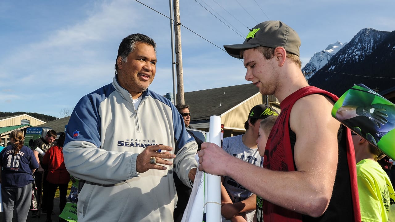 Tuesday Round-Up: Seahawks Legend Manu Tuiasosopo Elected To Polynesian ...