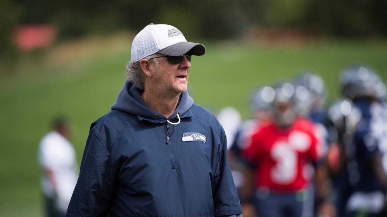 Mic'd Up: Seahawks Quarterbacks Coach Carl Smith