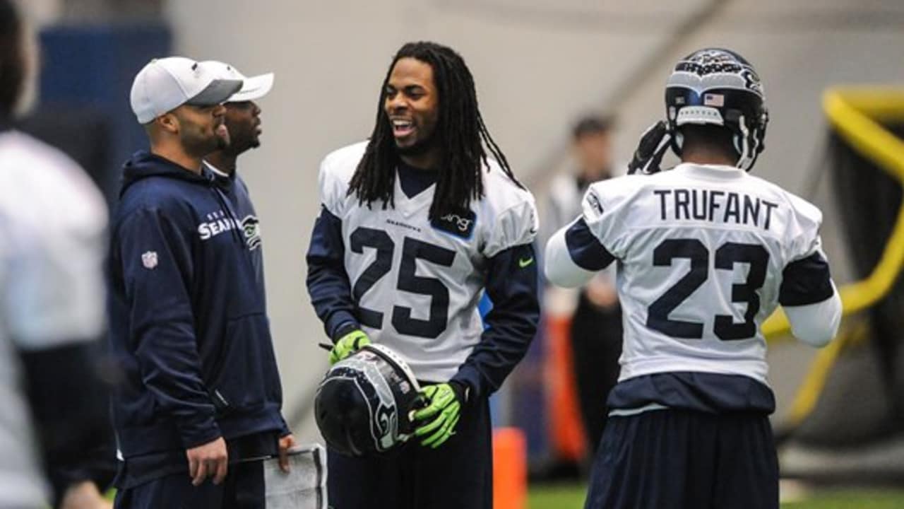 Friday Round-Up: Washington Firefighter Takes Break From Fires to Get ...