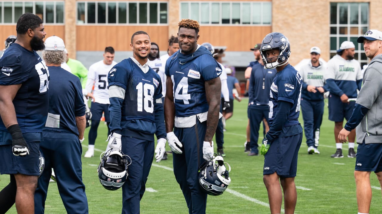 PHOTOS: Best Shots From Seahawks Practice - August 26