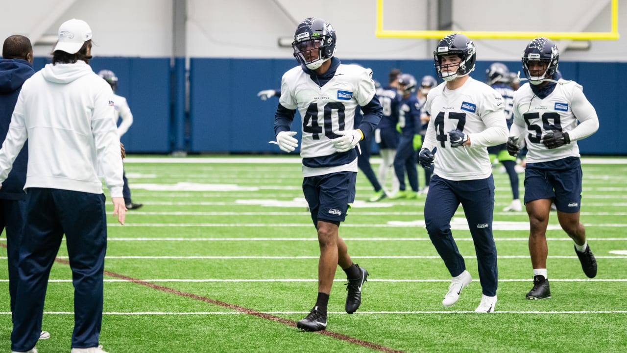 Seahawks Sign Six Players To Reserve/Future Contracts