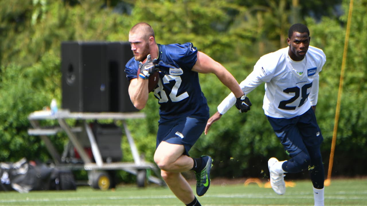Seahawks Sign Tight End Clayton Wilson