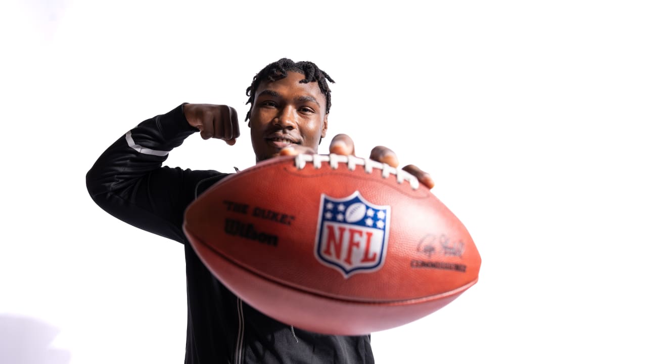 PHOTOS: Charles Cross NFL Combine Portraits