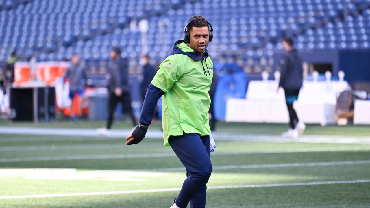 Seahawks QB Russell Wilson Announces Pin Has Been Removed From Finger