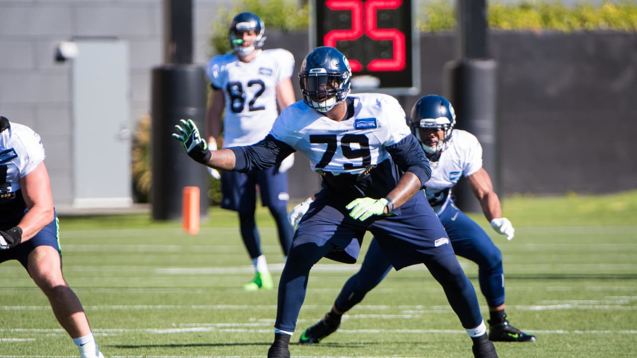 Seahawks Waive Offensive Tackle Isaiah Battle