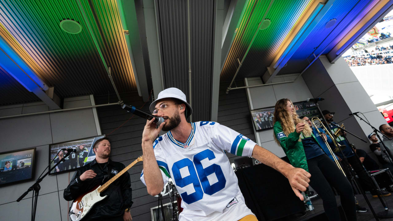 2019 Week 1: Seattle Artist Spotlight - Sol