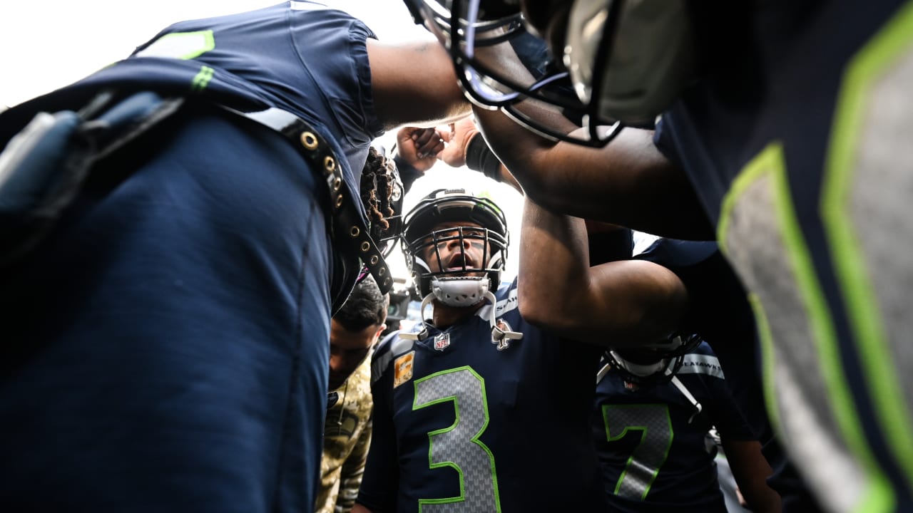 Seahawks Offense “Focused On The Moment,” Not Past Struggles