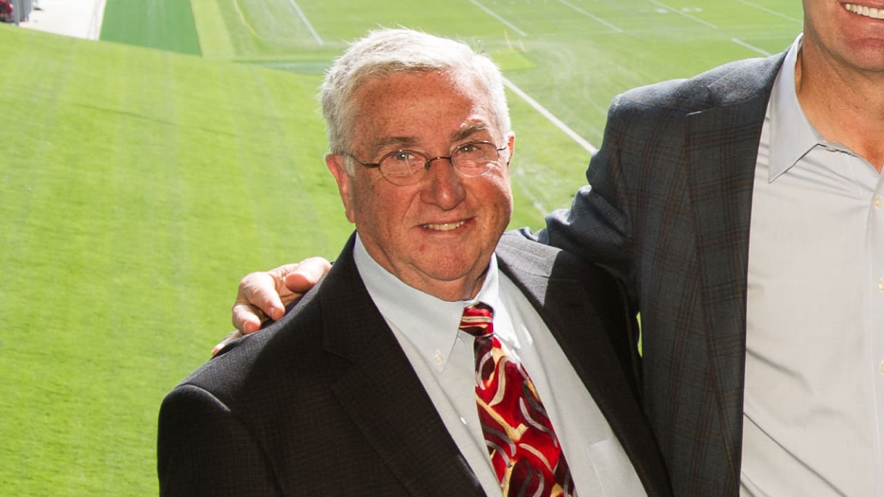 On This Date: Gary Wright Retires