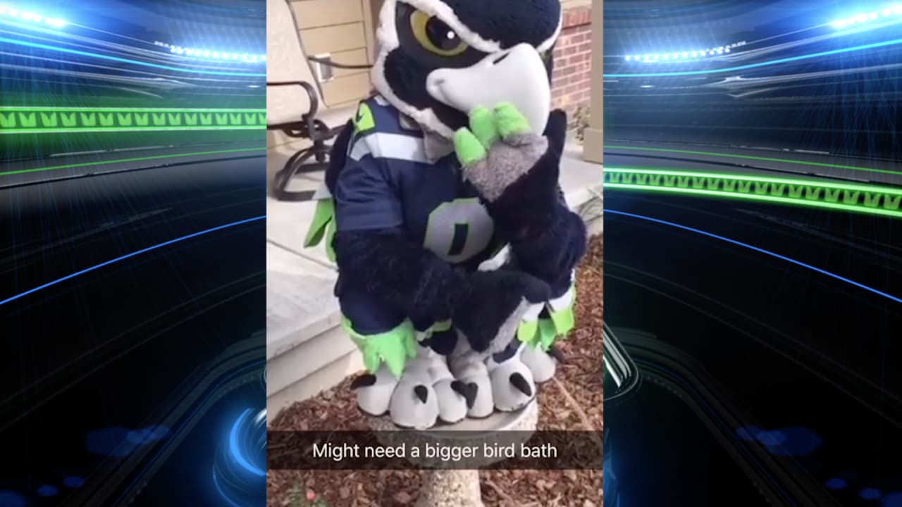 Gee Scott takes over Seahawks Snapchat on first day of #12Tour