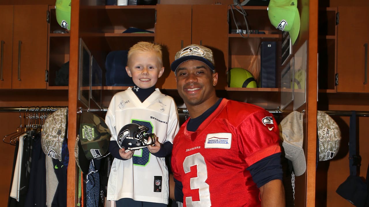 Seahawks and Starlight Foundation Host Timothy Shipton at Practice