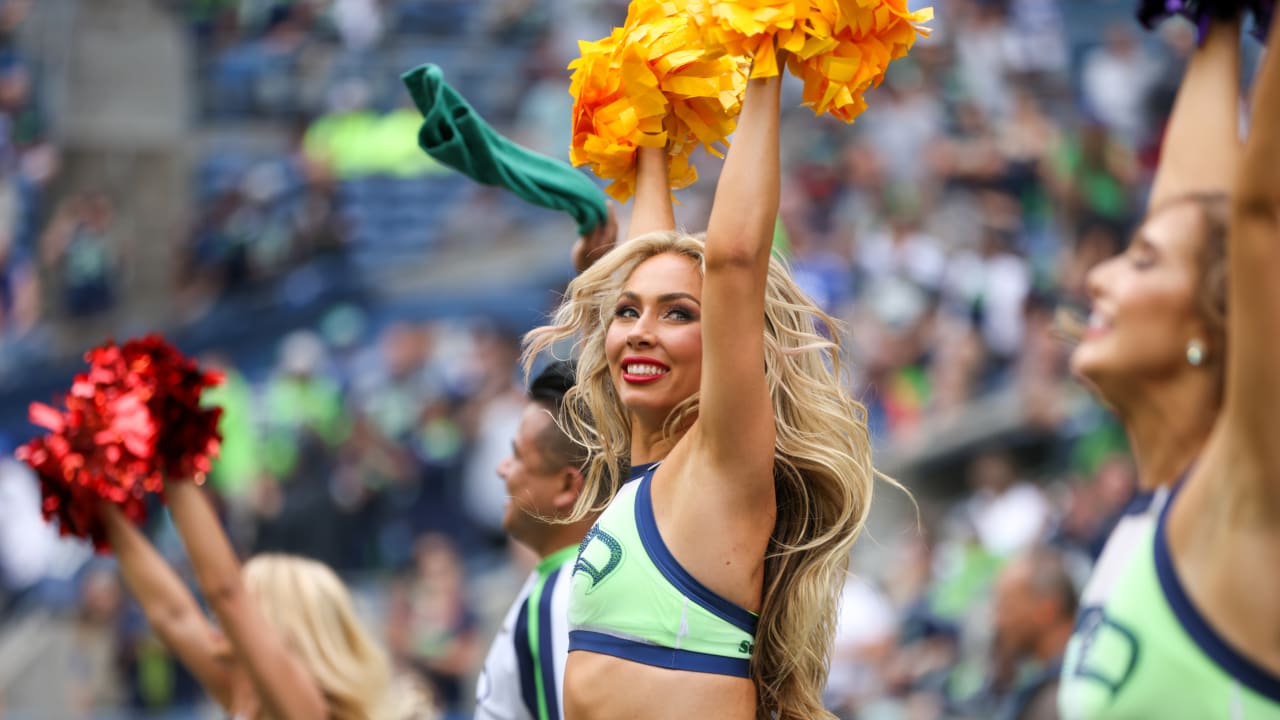 PHOTOS: Seahawks Dancer Of The Day - Lillian