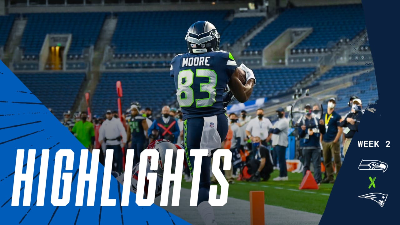 David Moore Brings In A 38-Yard TD Catch From Russell Wilson