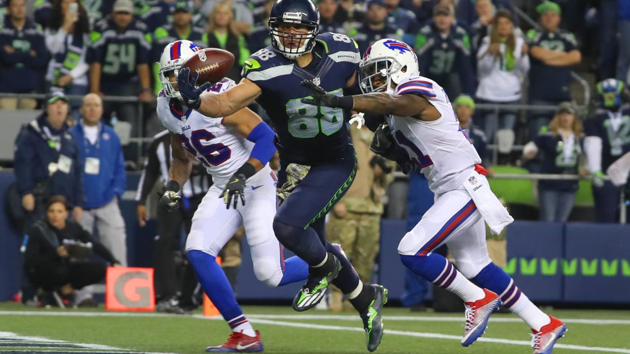 “Phenomenal” Jimmy Graham Puts on a Show in Seahawks Victory Over Bills