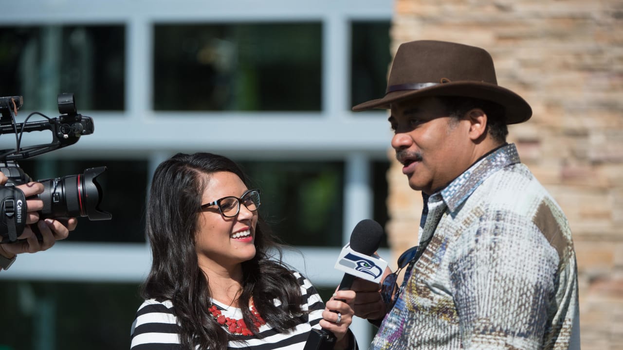 Astrophysicist Neil deGrasse Tyson Talks Physics and Football
