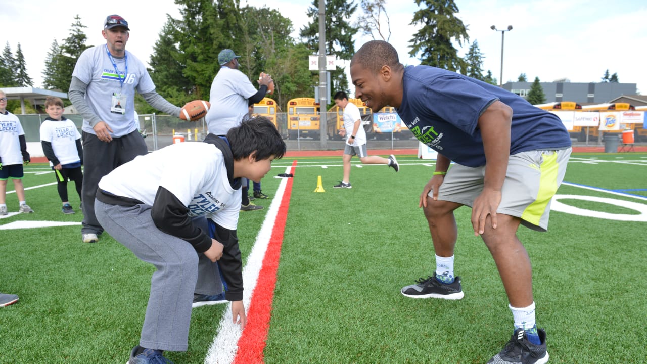 Tyler Lockett Hosts Football Camp For Local Youth