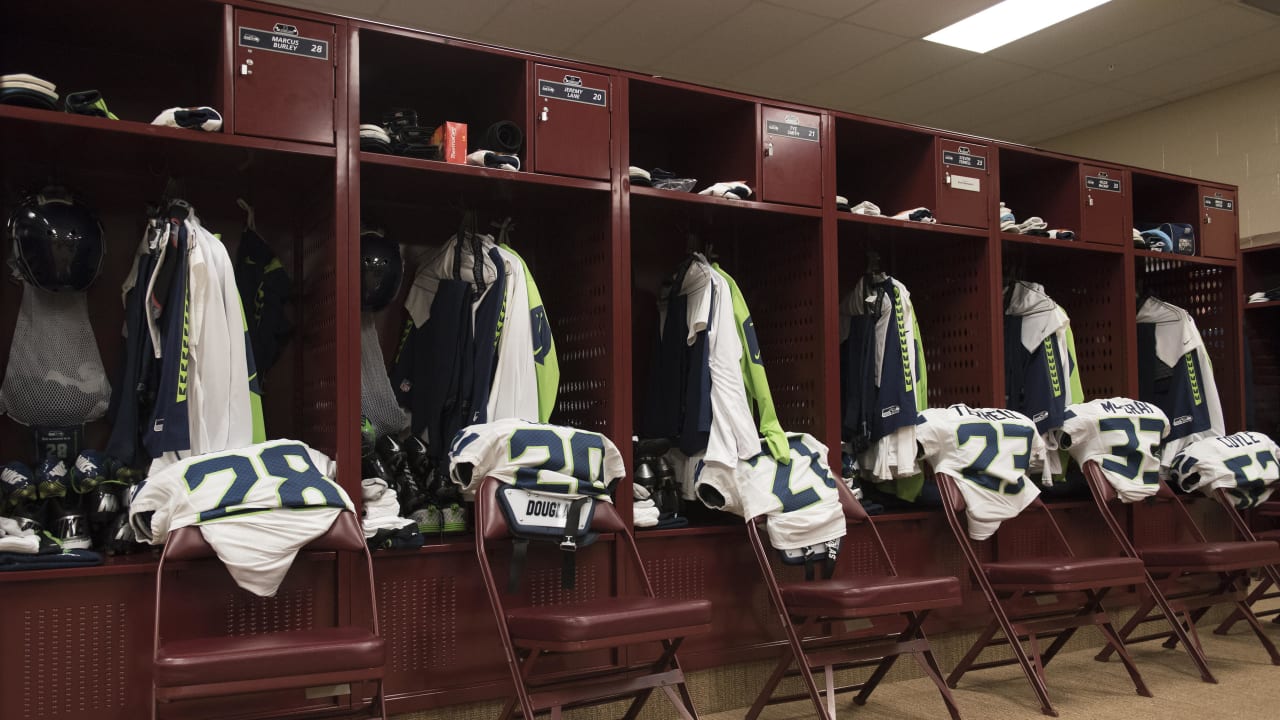 VIDEO: A 360-Degree Look at the Seahawks Wild-Card Locker Room