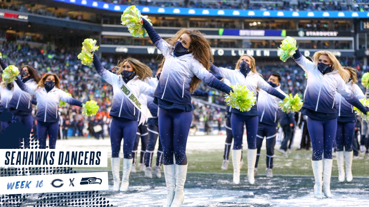 PHOTOS: Seahawks Dancers Perform During Week 16 vs. Bears