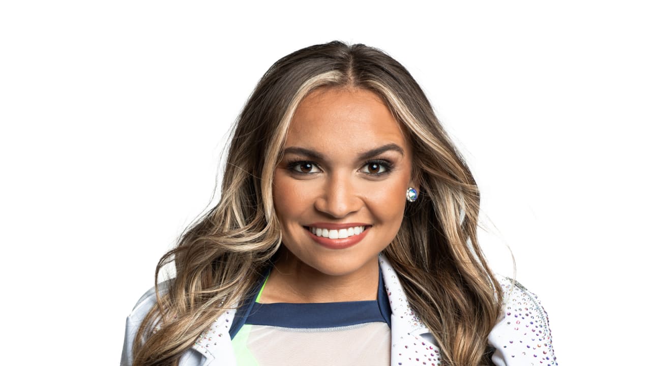PHOTOS: Glamour Shots Of Seahawks Dancer Alia