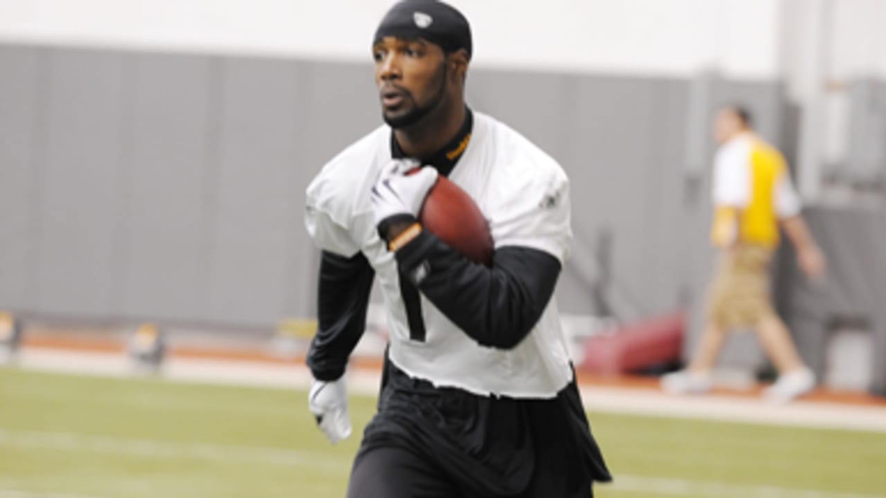 Warren, Sweed out for season