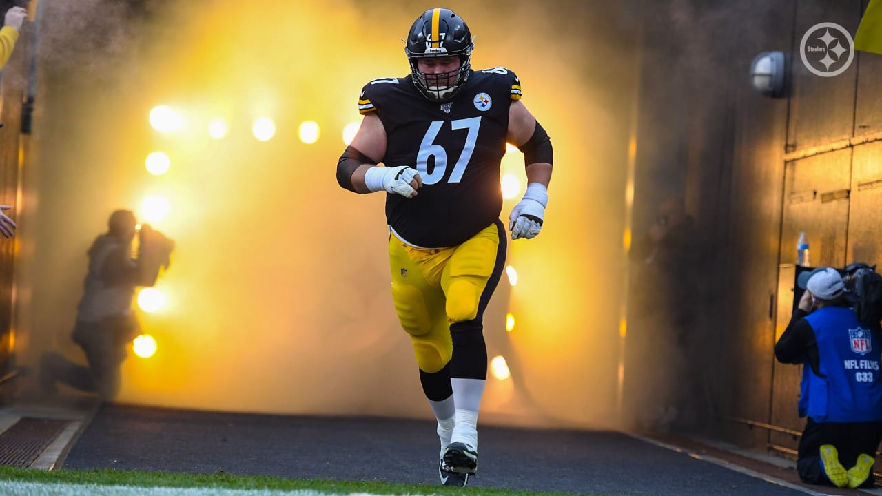 Watch: Finney back in black & gold