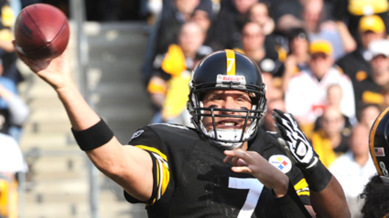 Ben works with first-team offense